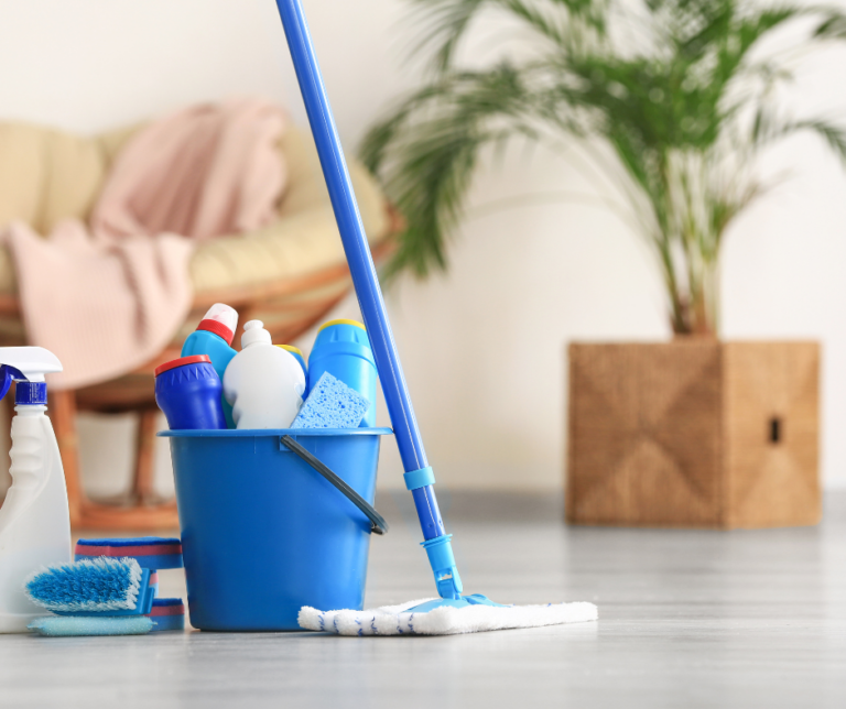 A Guide to Creating a Cleaning Routine That Actually Works